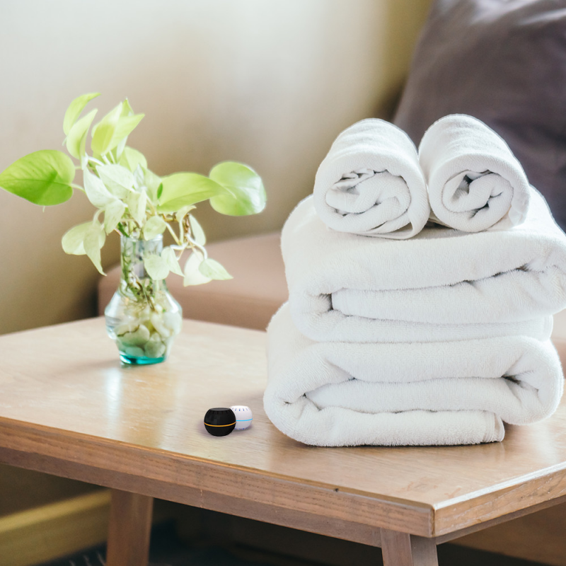 Wi-Fi temperature and humidity sensor, white